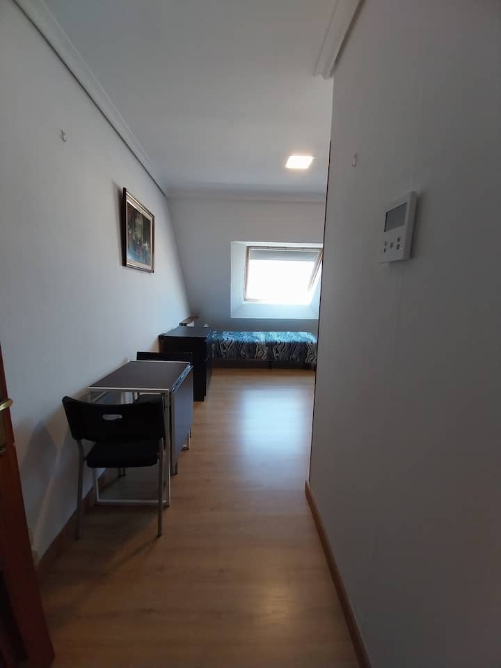 Habitación Peregrino. - Oviedo