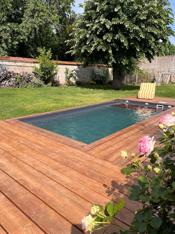 Maison De Charme Avec Piscine Et Jardin - Orléans