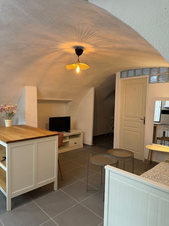 Studio Vouté, 2 Personnes - Viviers
