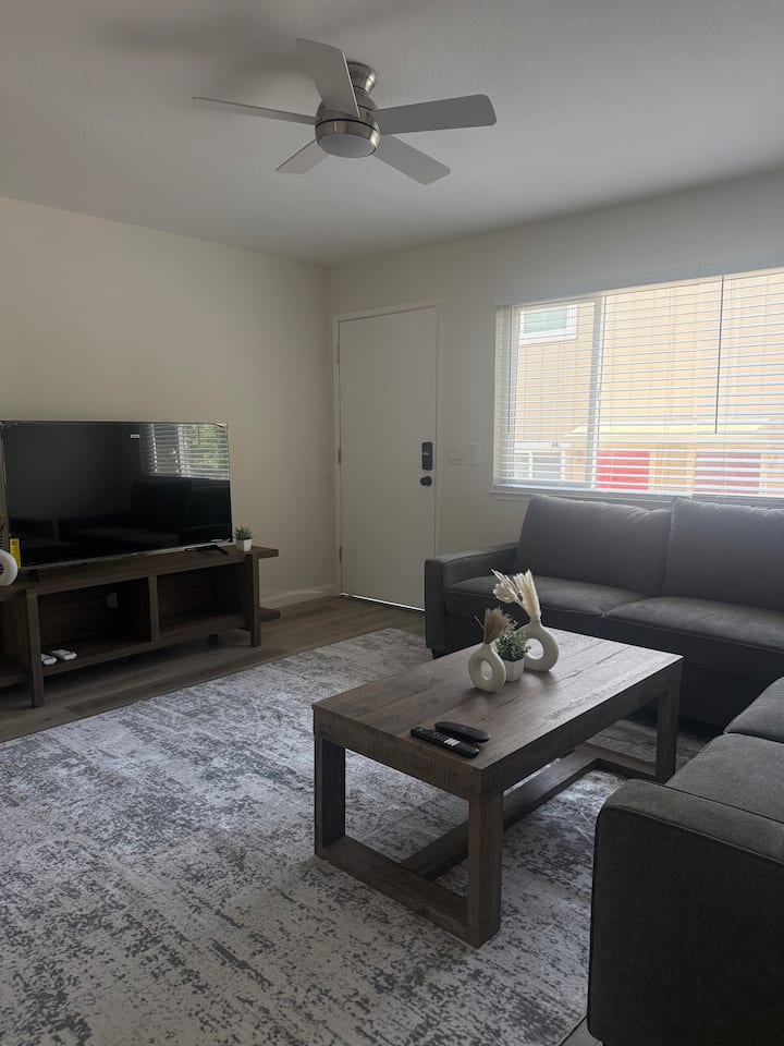Peaceful 2 Bedroom Apartment! - Benicia, CA