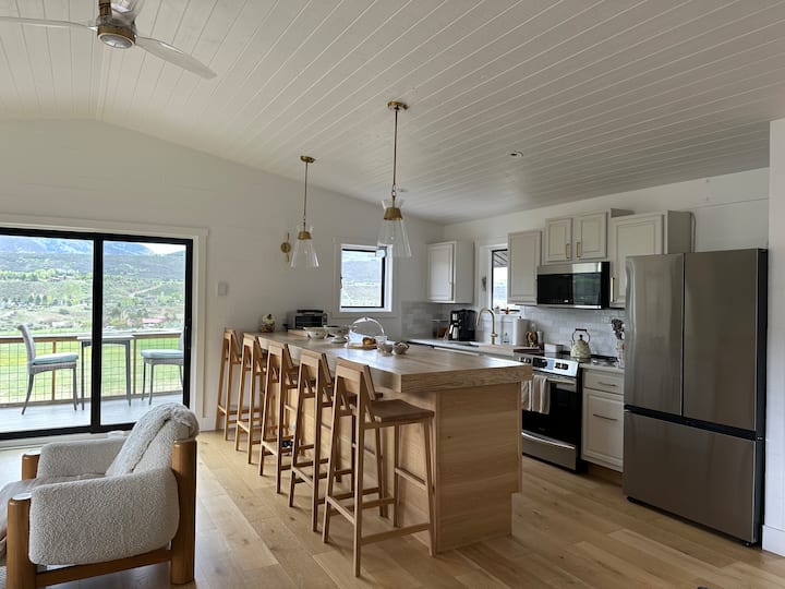 Modern Aspen Chalet W/ Views & Designer Furnishing - Aspen, CO
