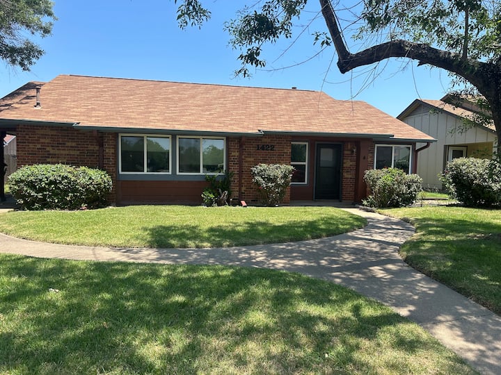 Cozy Home Near Q2, Domain - Austin, TX
