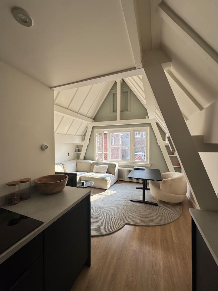 Cozy Jordaan | 2br Apartment | Ideal For Couples - 