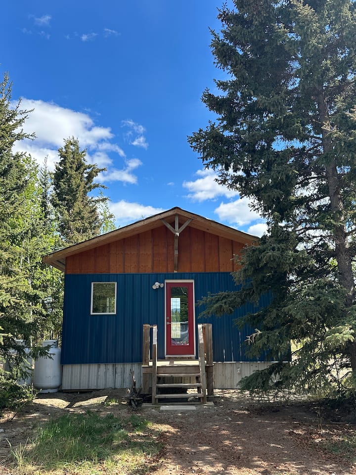Cabin With Fields Of Dreams - Yukon