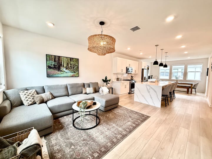 Lux 2br + Office | 1723 Sq Ft | Near Disney & Choc - Orange, CA