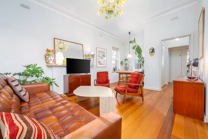 Cleopatra's Villa - Inspired Art Deco Apartment - Box Hill