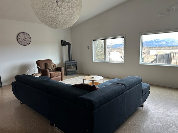 Mezzanine Loft Above The Barn. - Yukon
