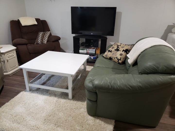 Private Suite On 1.3 Acres - Port Alberni