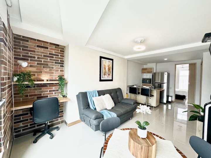 A/c, Amplio Con Vista Piso 8 | Laureles - Calle 70 - Medellín