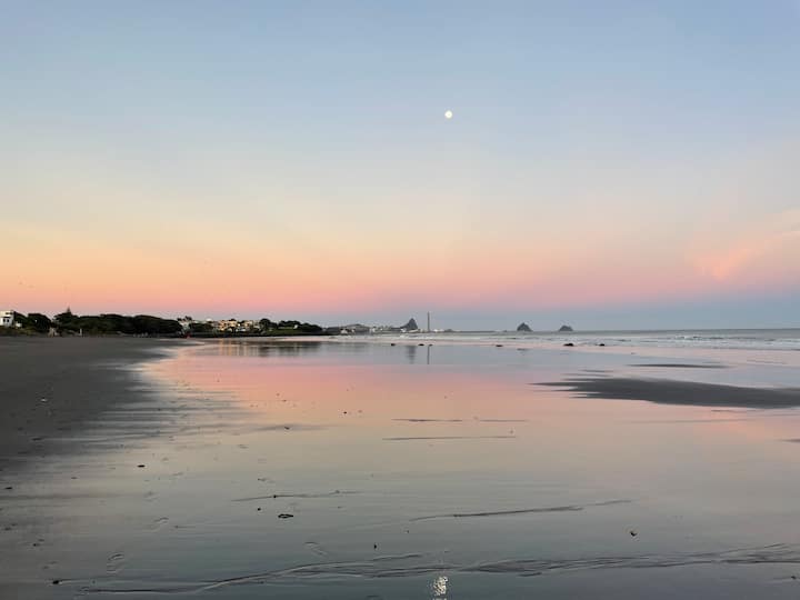 Family Friendly Beach Getaway - New Plymouth