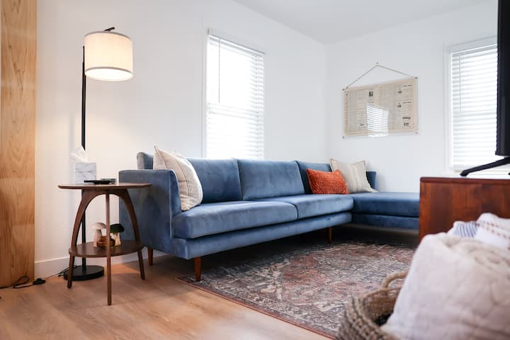 Graybill House | Hot Tub | King Bed | Arcade Game - Great Falls, MT