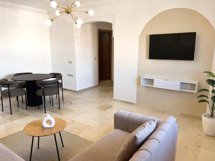 Stylish 2br, City Center Gueliz, Top Floor W/views - Marrakesh