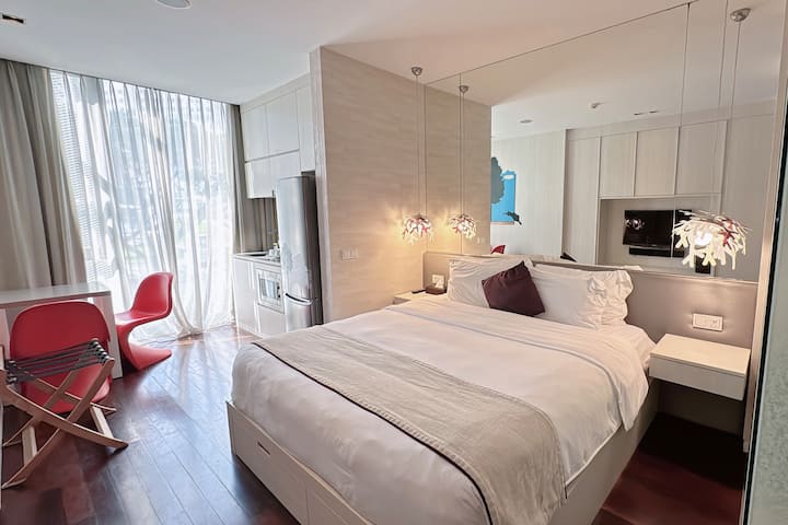 Liv Premier King Bed Studio With Pool In Novena - Singapore