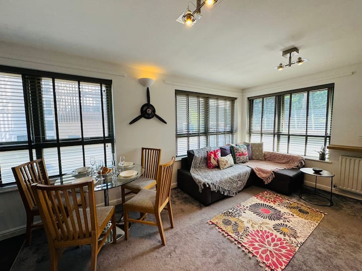 Fly Hi- 2 Bedroomstown Centre Apartment - イギリス ホーシャム