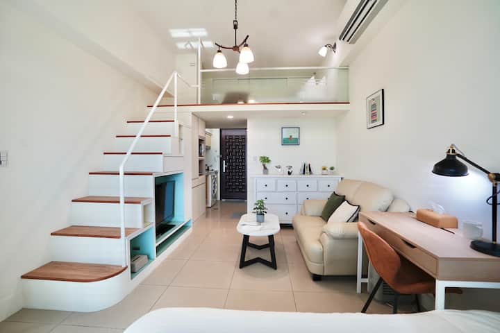 Mrt板橋新埔站1分鐘/3站到西門町/沉靜美景loft4人房/洗脫烘衣機/月租優惠20%免費寄放行李 - 樹林區