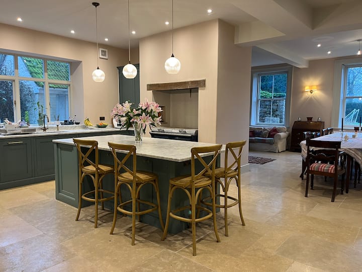 Large House In Beautiful & Peaceful Countryside - Marlborough