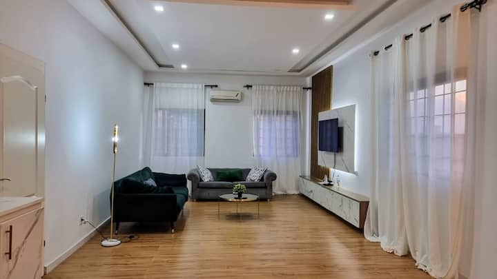 Appartement Spacieux, Chic Et Moderne En Ville - Lomé
