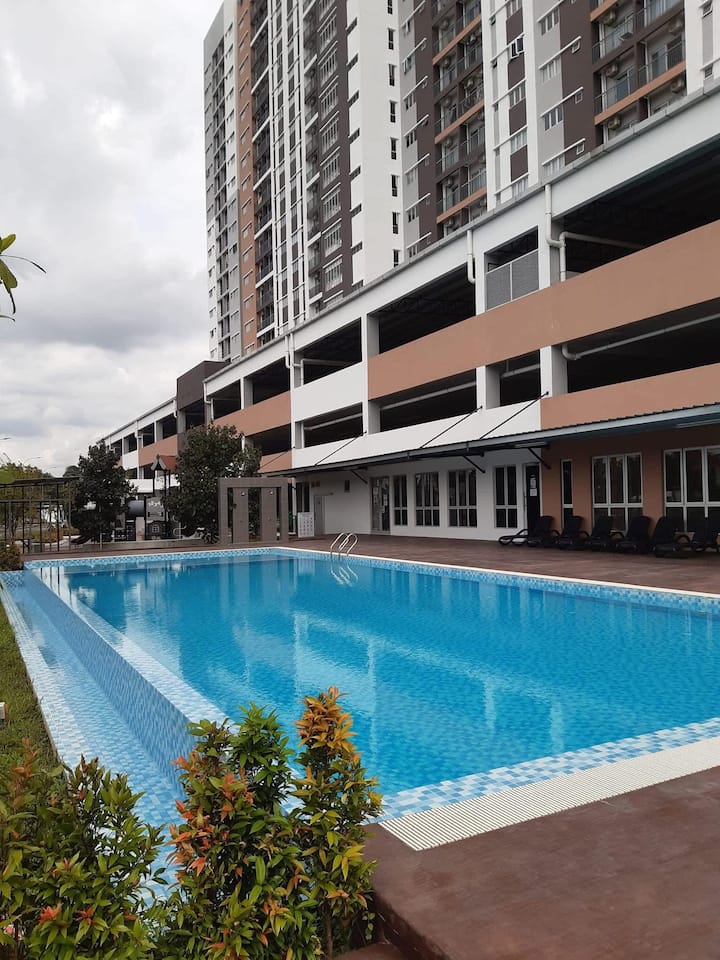 Residensikesuma1 - Pool/ Smarttv - Beranang