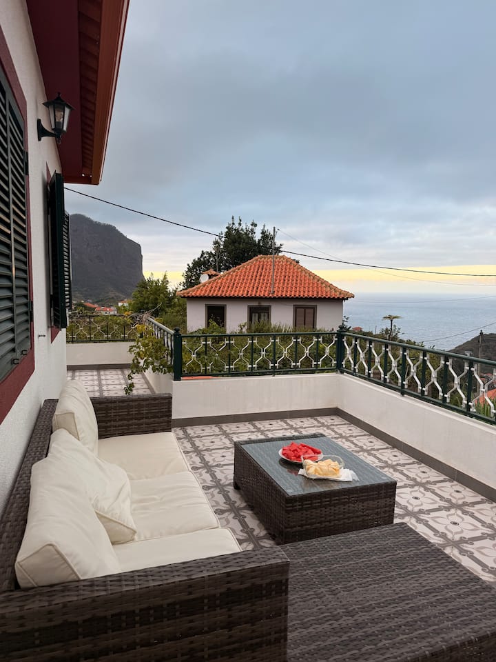 Picturesque Stay – Porto Da Cruz - Santana