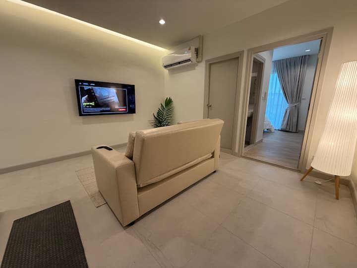 2 Bed & 2 Bath Suite (5th Floor) - Bangkok