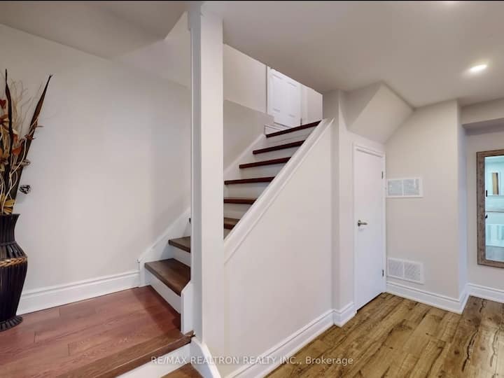 Private 1-bedroom Basement Suite, 1parking Space - Vaughan
