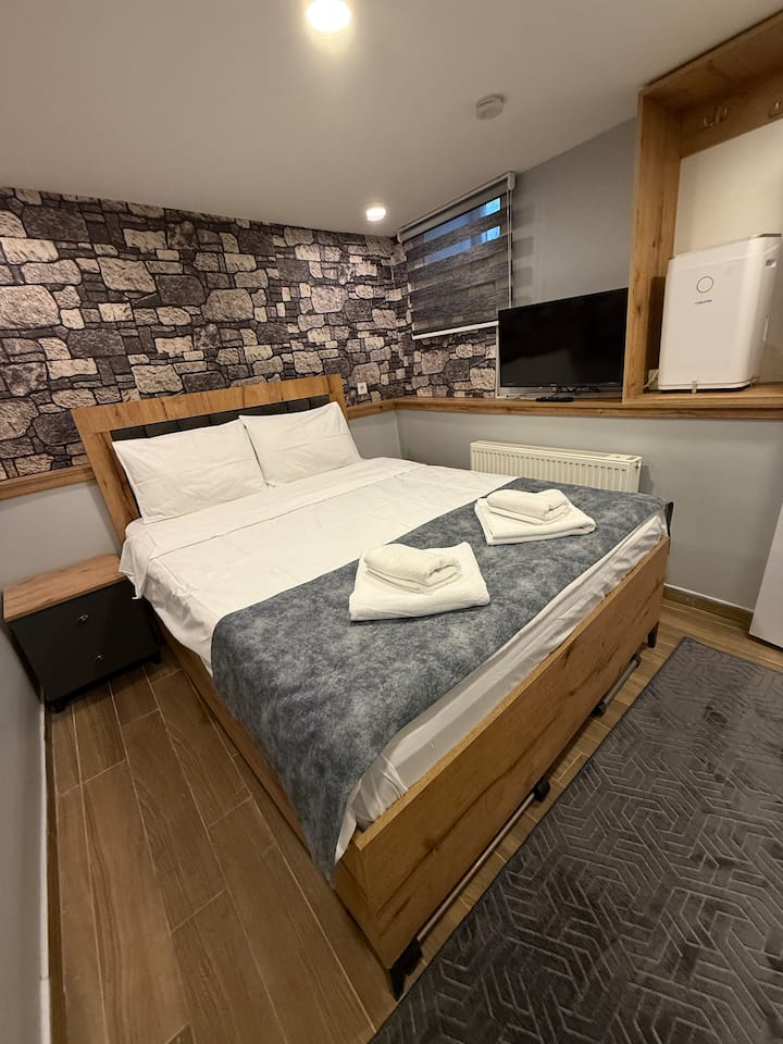 Taksim İStiklal Cad. 6 Dk. 1+1 Daire Bodrum -1 - İstanbul