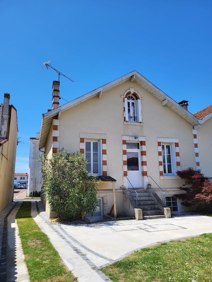 Maison Familiale Cœur De La Ville, Proche Plages. - Royan