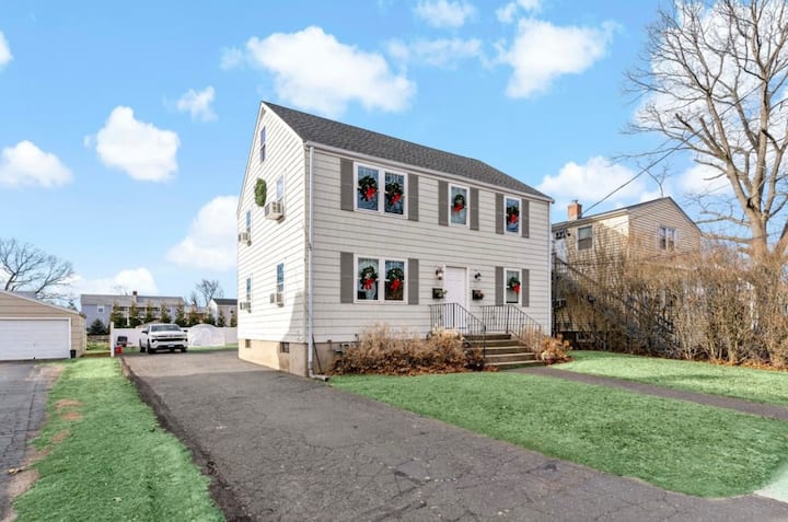 Charming Beach Apartment - Fairfield, CT