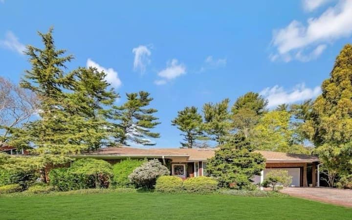 Summer Home In Jericho, Ny! - Cold Spring Harbor Fish Hatchery & Aquarium