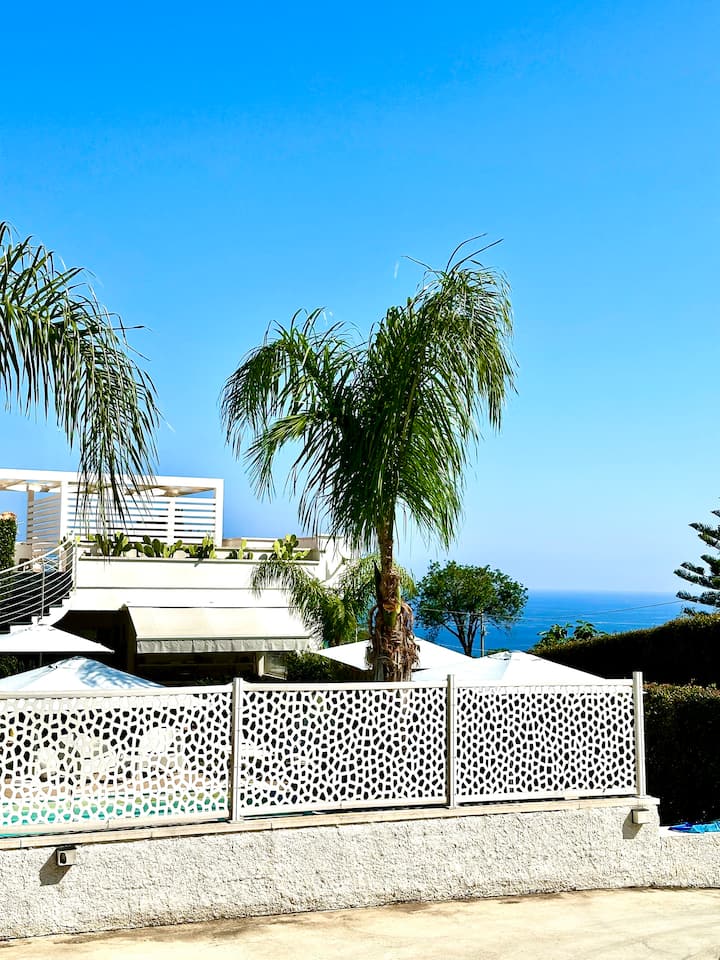 Camera Con Terrazzo - Tropea