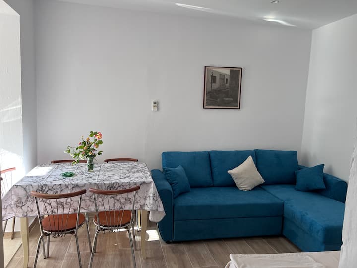 Top Floor Apartment - Velipojë