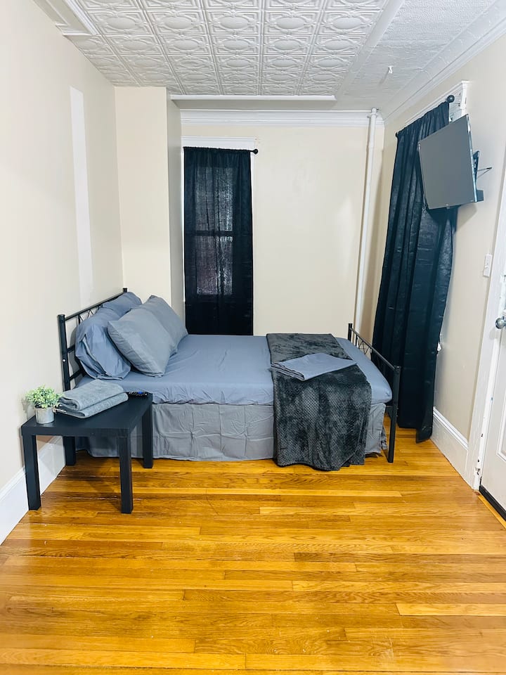 Kazulairbnb Room #3 With Porch First Floor - Nashua, NH