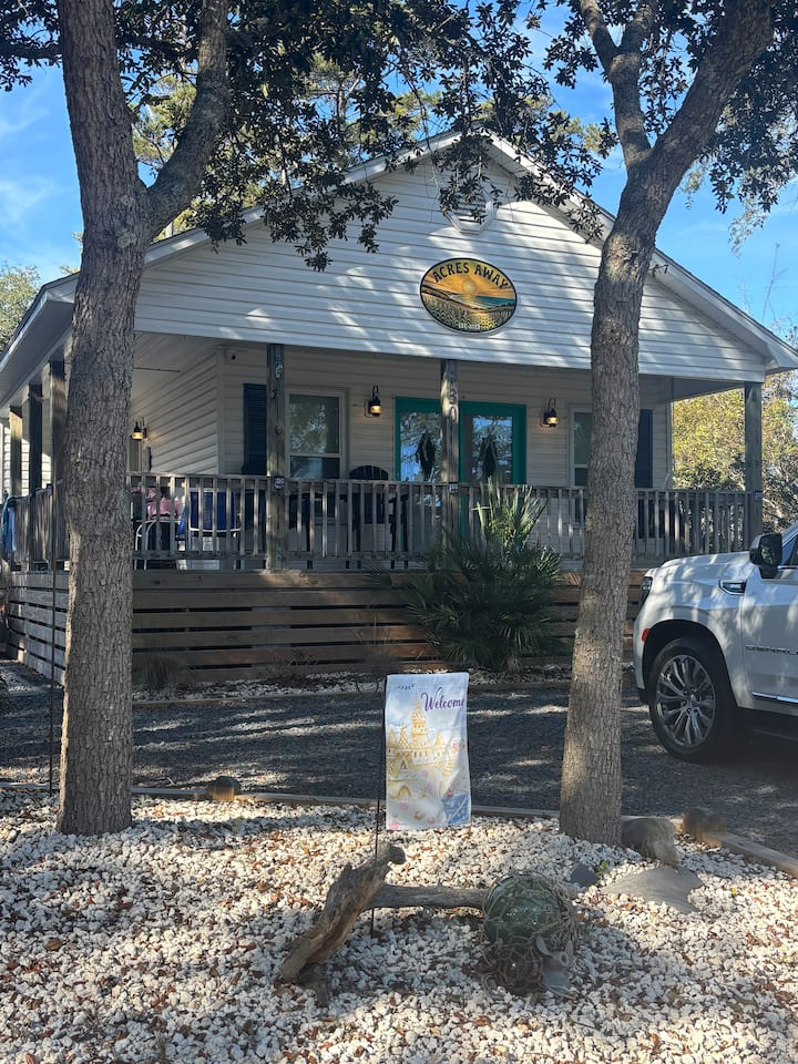 Acres Away At Oak Island - Oak Island, NC