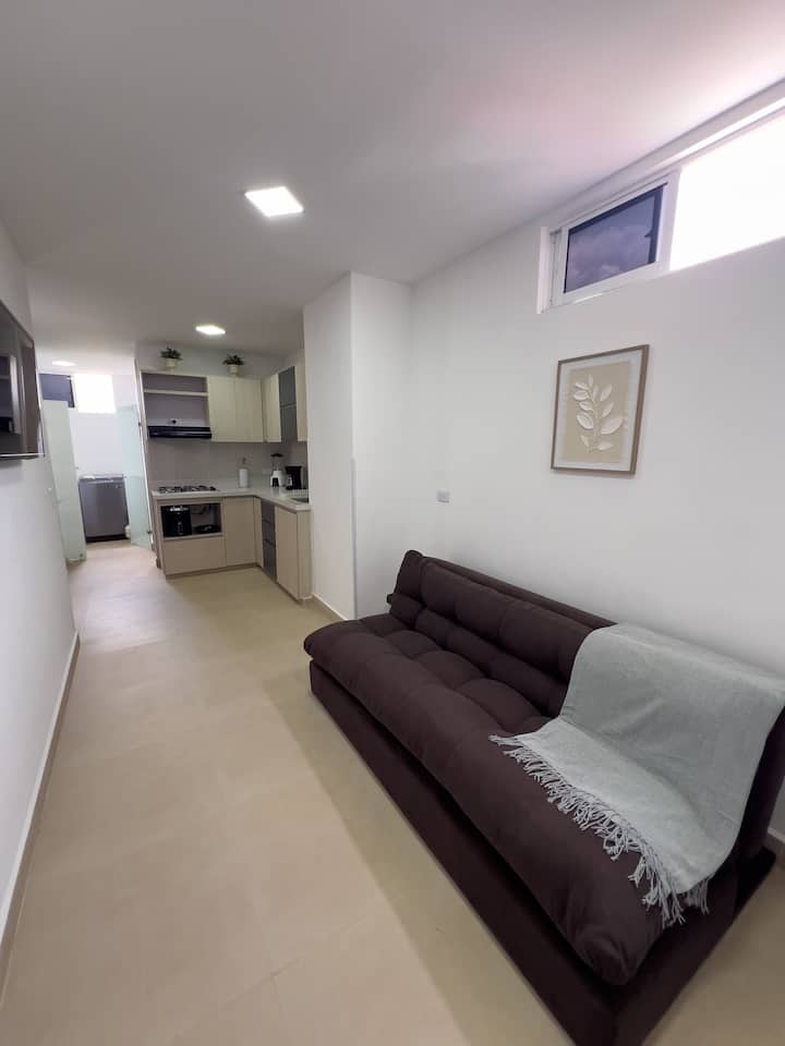 Apt+wifi+kitchen+tv+laundry+hot Water @Medellín - Medellin, Antioquia, Colombia