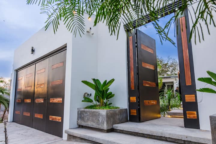 Terraza Con Alberca En Cuauhtémoc Colima - Colima