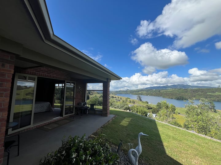 Lakeside Views - Tīrau