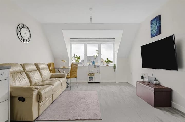 Service Apartment 2bed/2bath/free Parking Reading - Berkshire