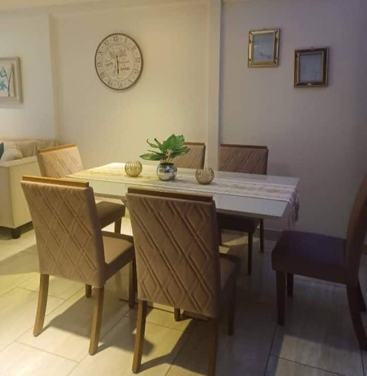 Confortable Y Elegante Casa. - Colina