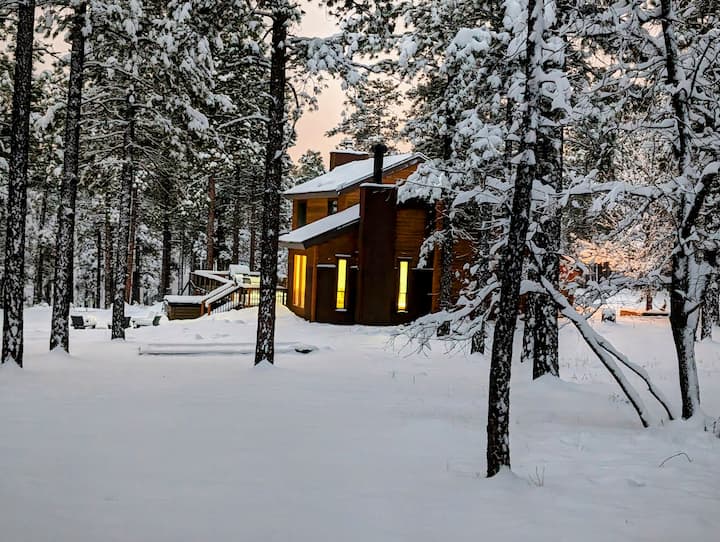Cabin On 5-acres | Mnt Views | 3 Miles To Downtown - Flagstaff, AZ