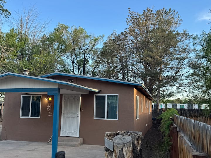Village Of Los Ranchos Casita - Albuquerque