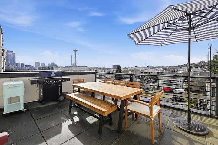Traveler's Dream Cityscape Home +Space Needle View - Seattle