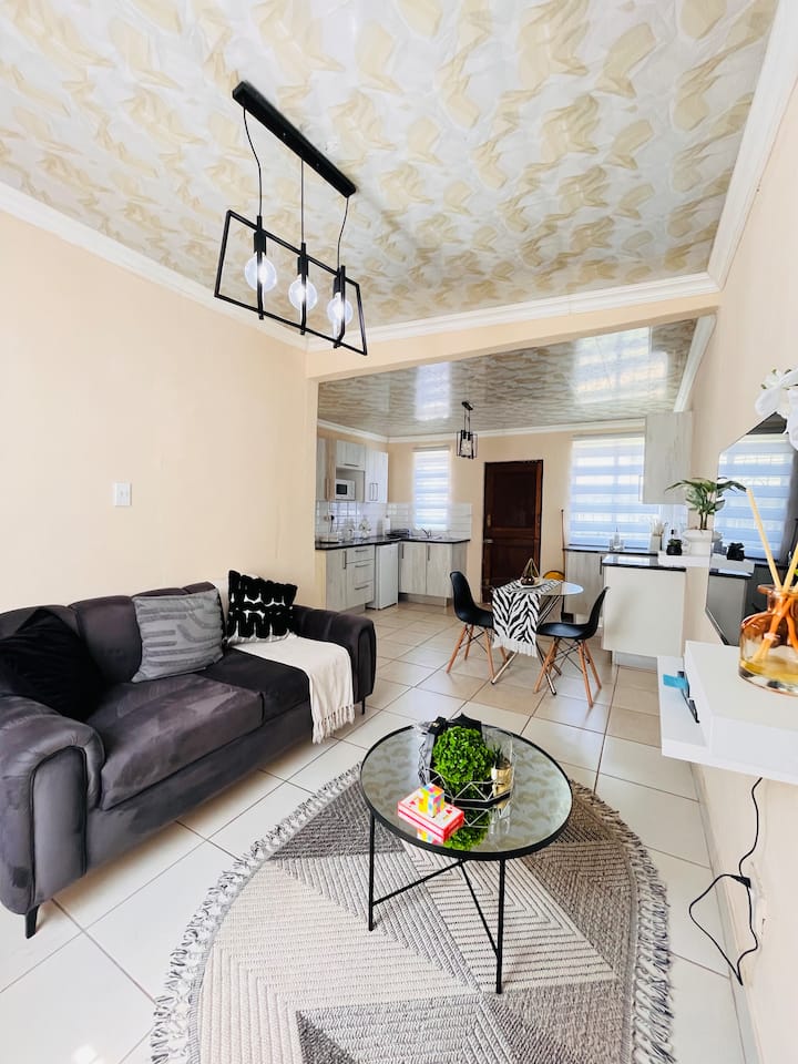 Blanc And Bold - Kempton Park