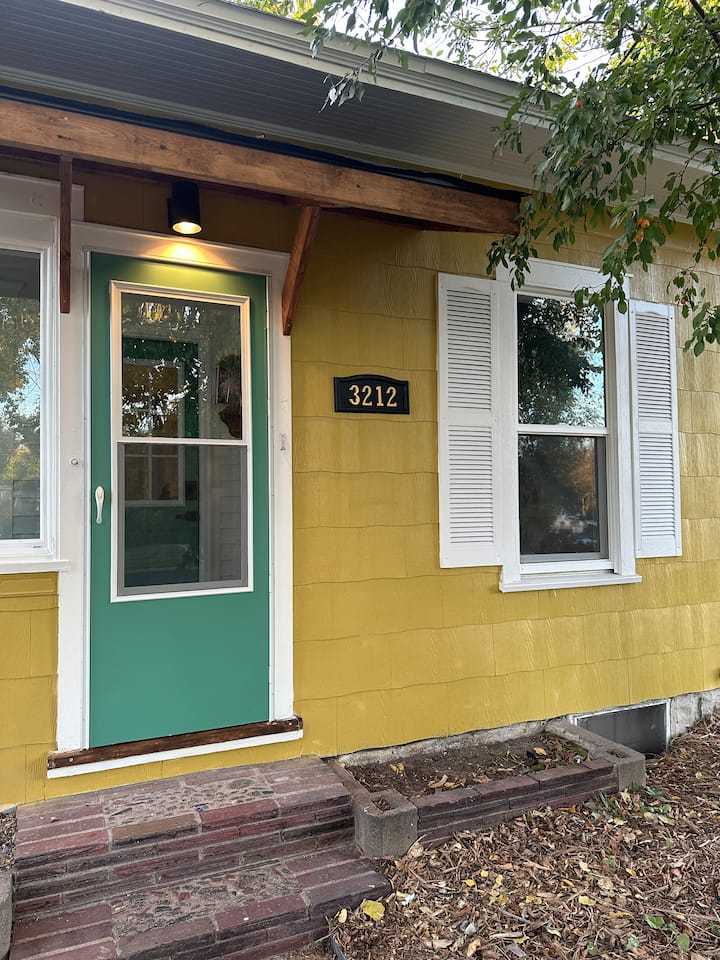 The Butterfly Bungalow - Cheyenne, WY