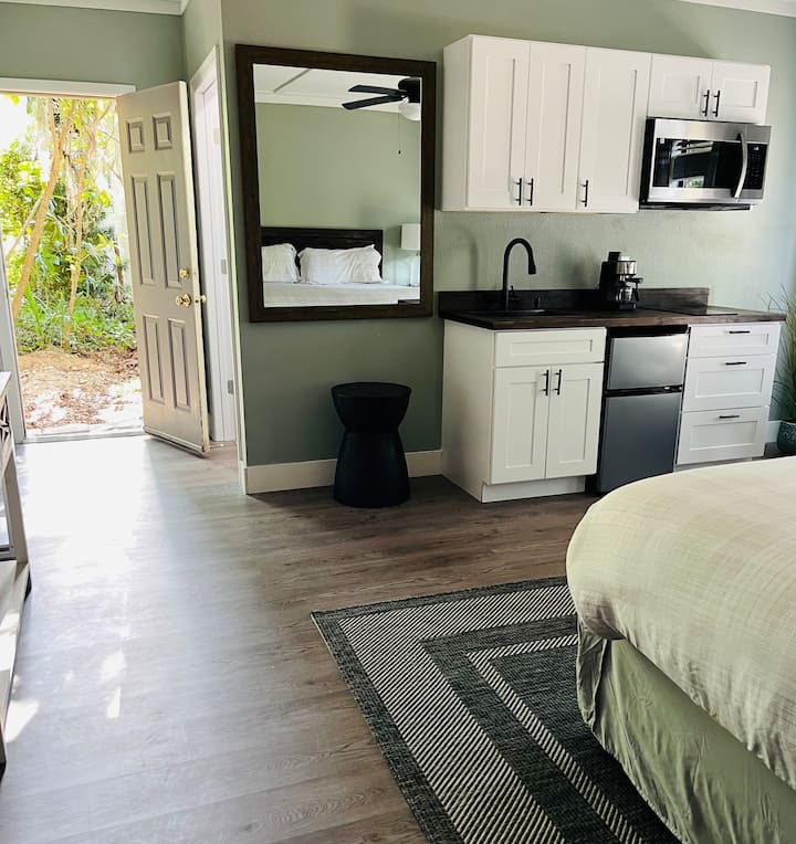 Private Independent Suite Near Uf & Shands - Lake Alice, FL