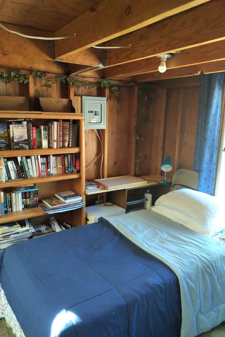 Treehouse - Fairbanks, AK