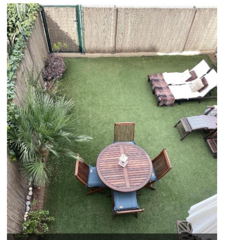 Bajo Con Jardín En Primera Línea - Vera