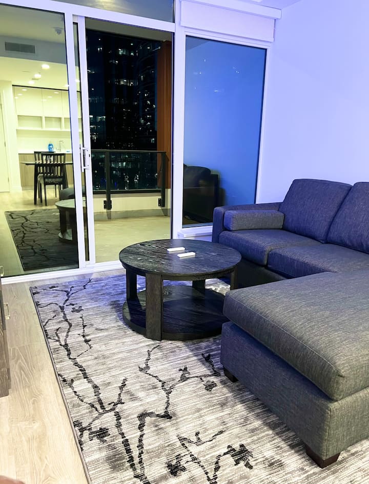 Brand New 1br High-rise Metrotown Skytrain Gym/ac - Burnaby