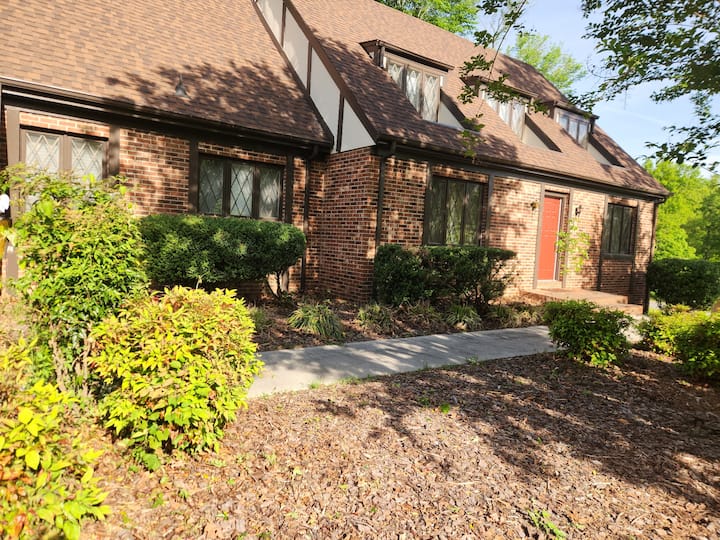 The “La Manor” - Thomasville, NC