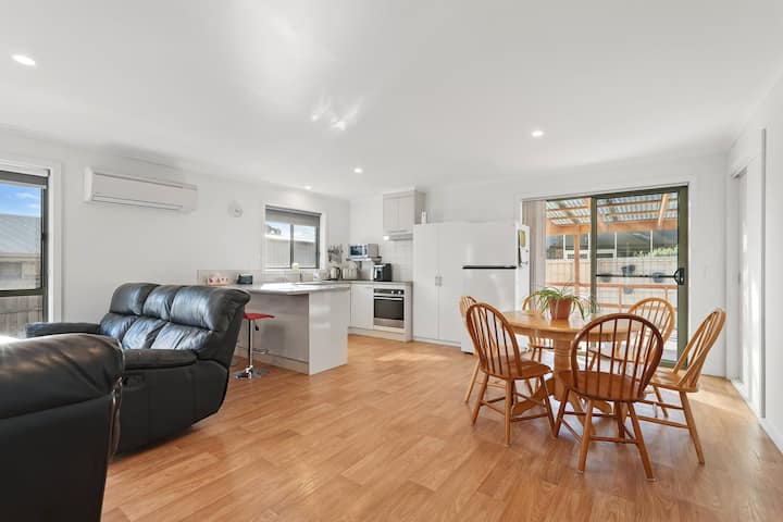 Sandgate Cottage - Primrose Sands