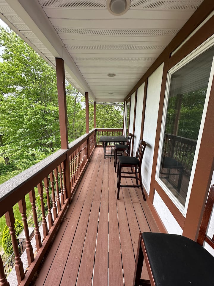Spacious 2br/2ba Apartment 06708 - Connecticut